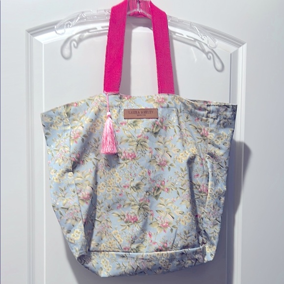 Laura Ashley | Bags | Laura Ashley Floral Canvas Tote Bag Weekender ...
